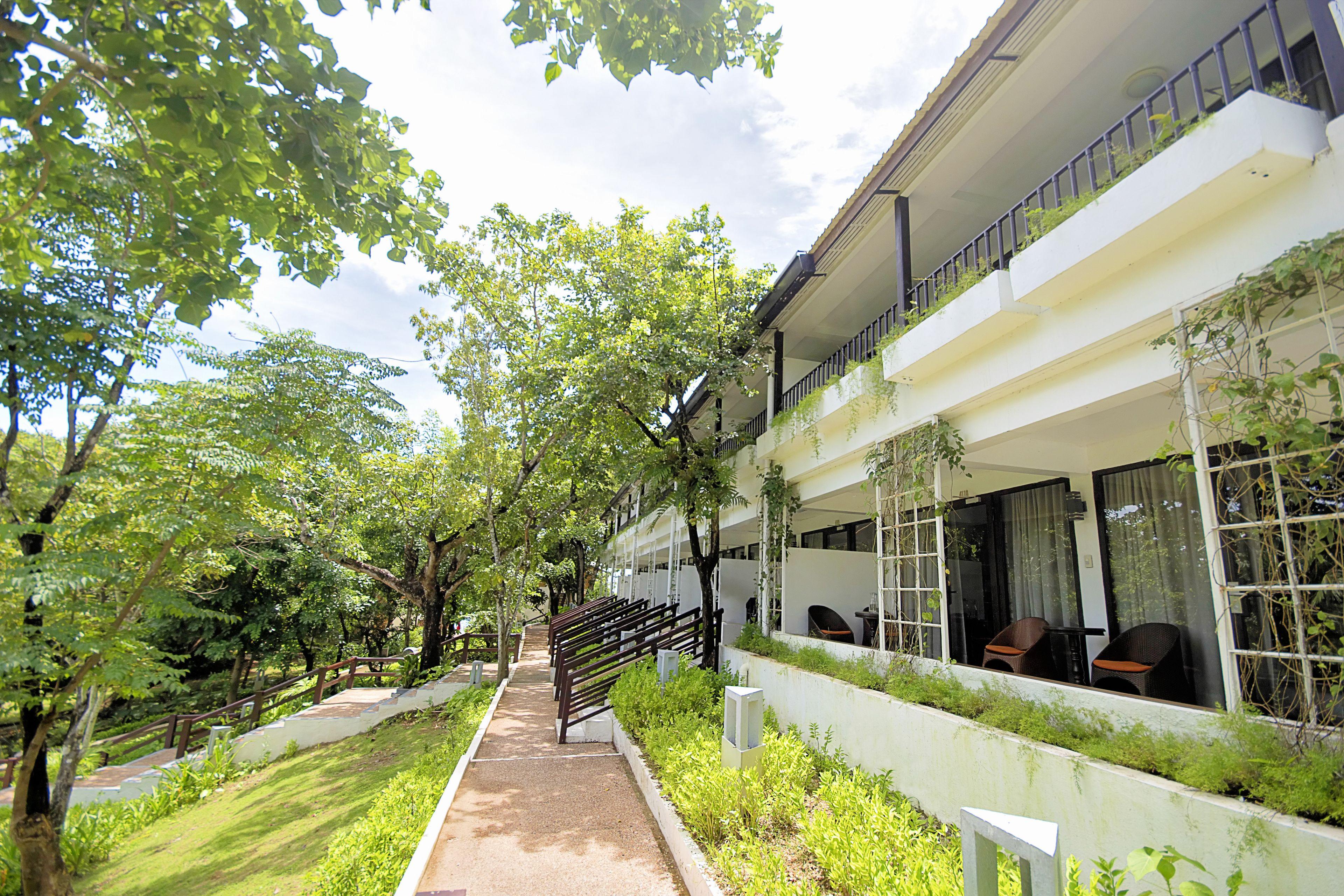 HOTEL CLUB PARADISE | ⋆⋆⋆⋆ | CORON, PHILIPPINES | SEASON DEALS FROM $311